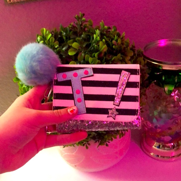 Justice | Accessories | Justice Wallet With The Letter T Super Cute ...